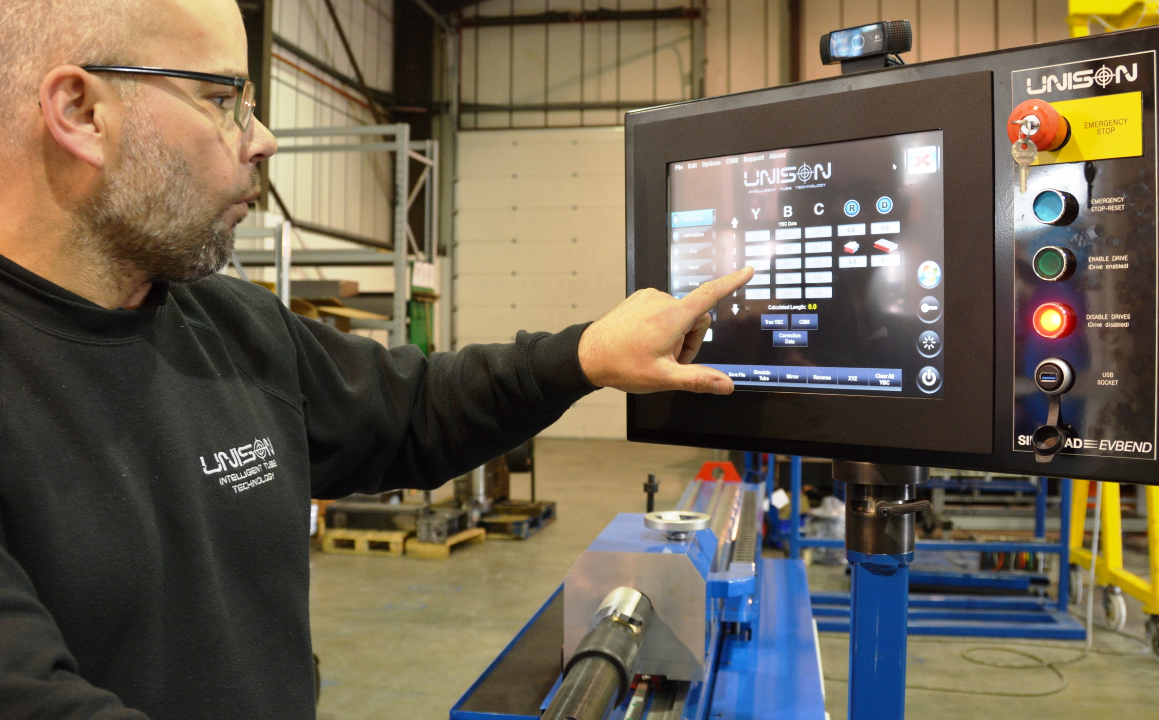 Accurate and cost effective tube bending - a new machine concept from ...